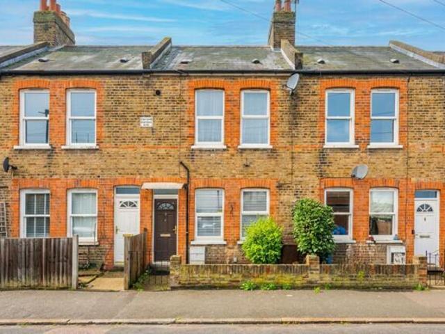 2 Bedroom House Hounslow Greater London 101351976