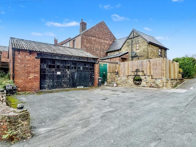 2 Bedroom House Hoyland Hoyland LS100684976