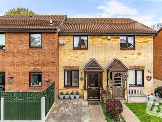 2 Bedroom House Hornchurch Greater London 101678493