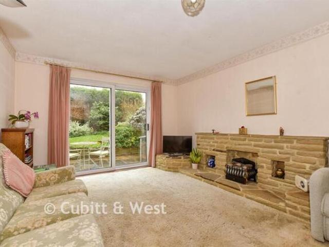 2 Bedroom House Horsham West Sussex 100502851