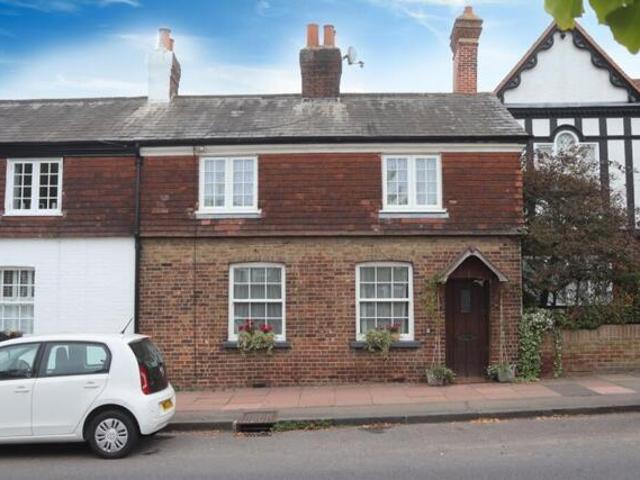 2 Bedroom House Hayes Greater London 98503583