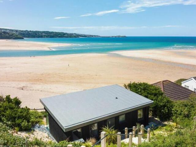 2 Bedroom House Hayle Cornwall 101025583