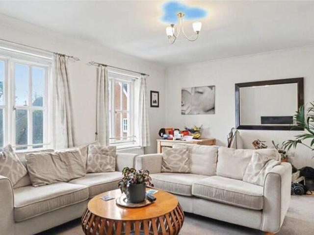2 Bedroom House Haywards Heath West Sussex LS100855012