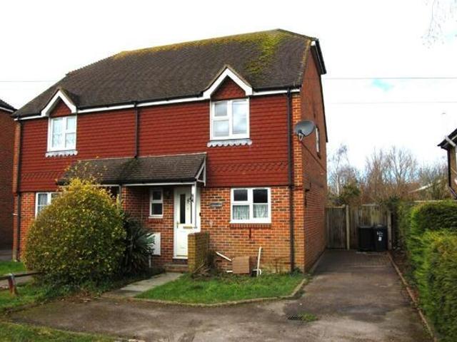 2 Bedroom House Hailsham East Sussex 99344909