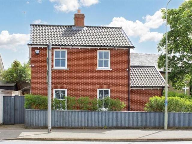 2 Bedroom House Halesworth Suffolk 101996147