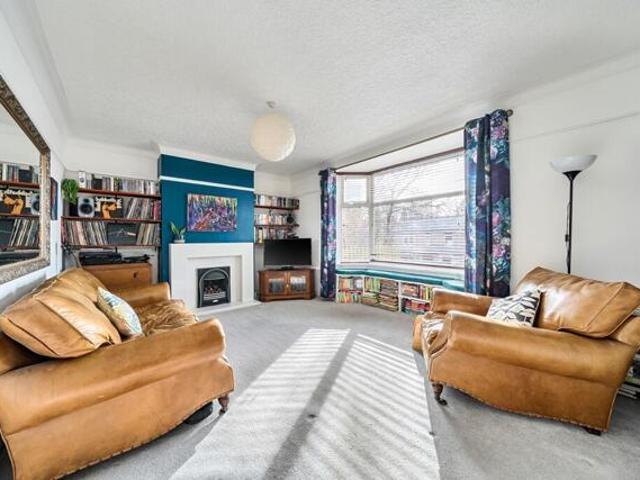 2 Bedroom House Halifax Calderdale 100366429