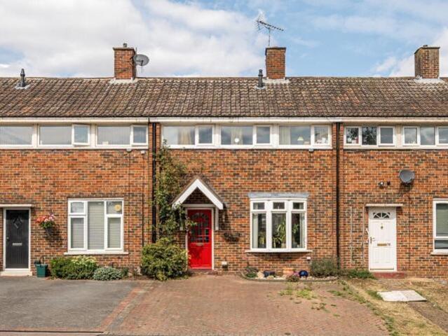 2 Bedroom House Harlow Essex LS98477646