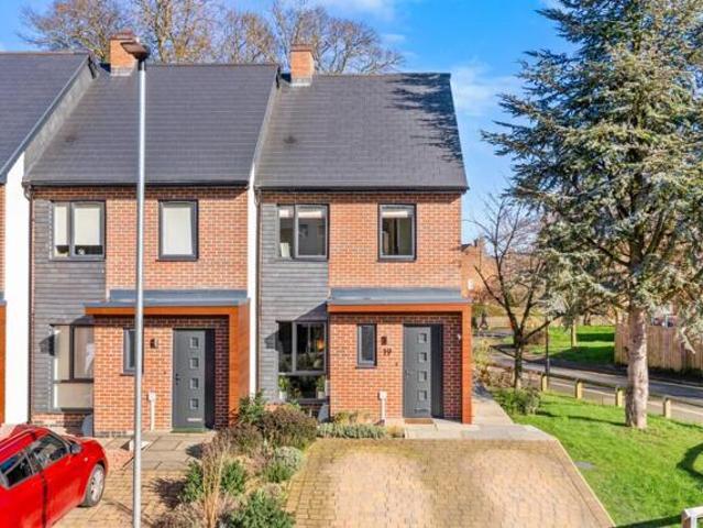2 Bedroom House Harrogate North Yorkshire LS100881587