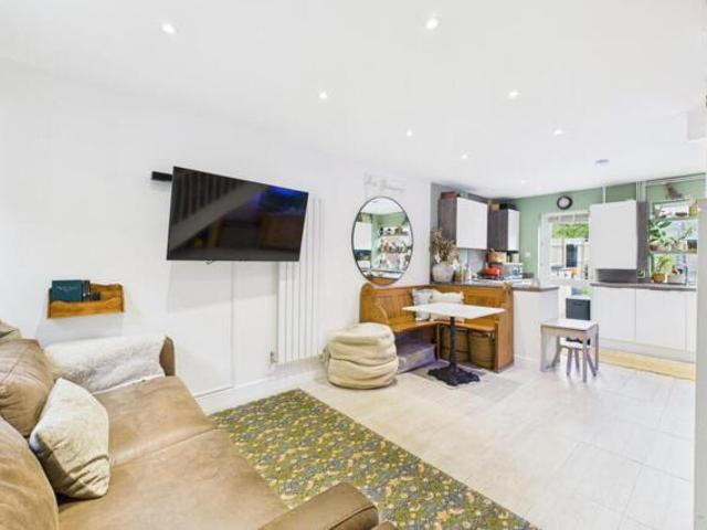 2 Bedroom House Hemel Hempstead Hertfordshire LS98835019