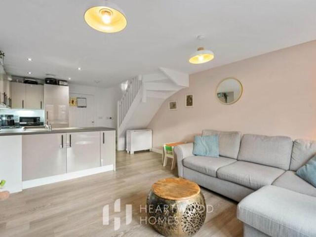 2 Bedroom House Hertfordshire Hertfordshire 98930283