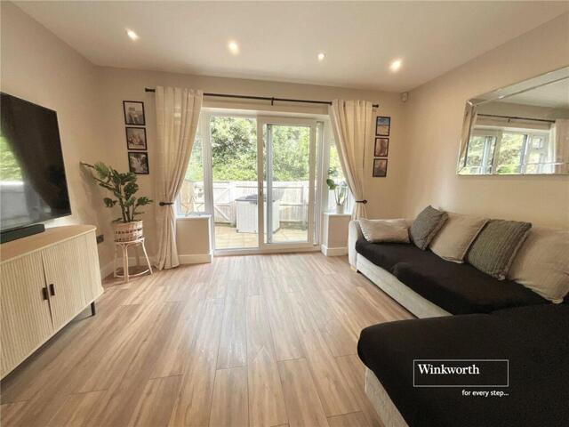 2 Bedroom House Highcliffe Dorset LS98386972