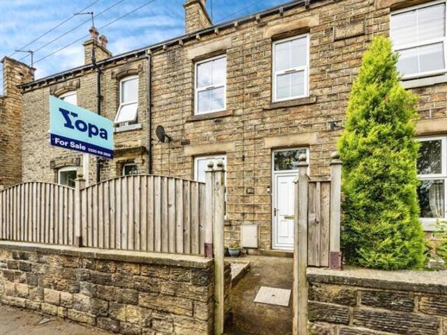 2 Bedroom House Huddersfield Kirklees LS98903376