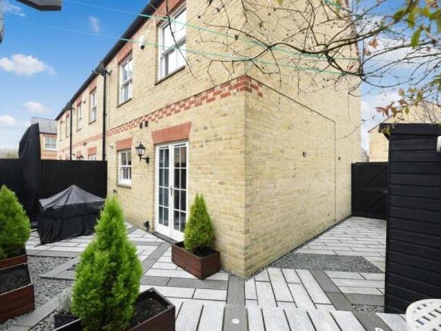 2 Bedroom House Huntingdon Cambridgeshire LS99608076