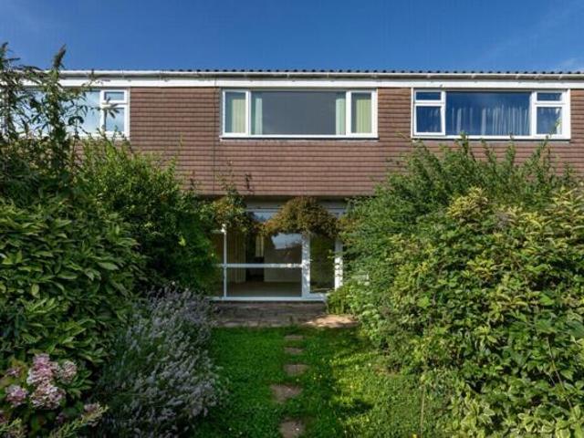 2 Bedroom House Hythe Kent 100685040