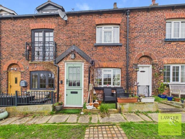2 Bedroom House Hyde Tameside 100648992