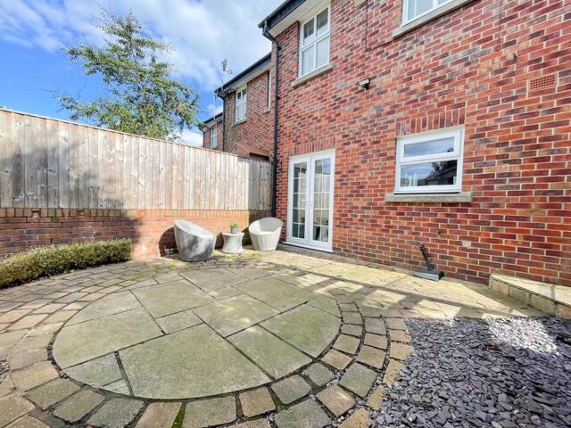 2 Bedroom House Hyde Greater Manchester 98612671