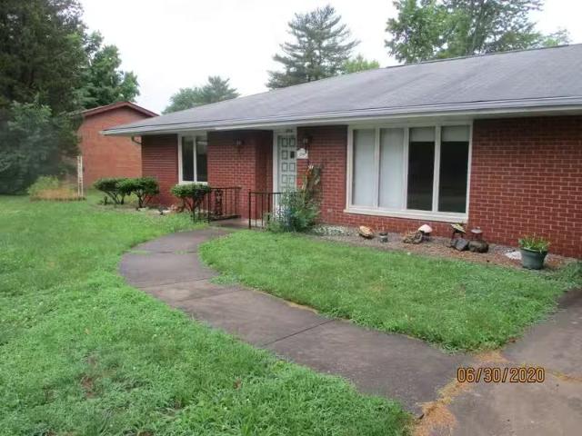 2 BEDROOM HOUSE IN CARBONDALE 200 S Wedgewood Ln #NA