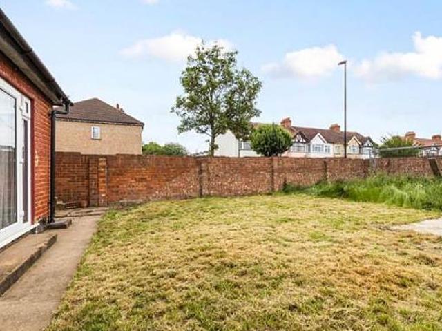 2 bedroom house in Croydon