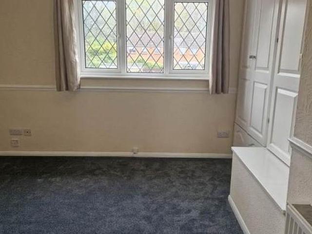 2 bedroom house in Borehamwood