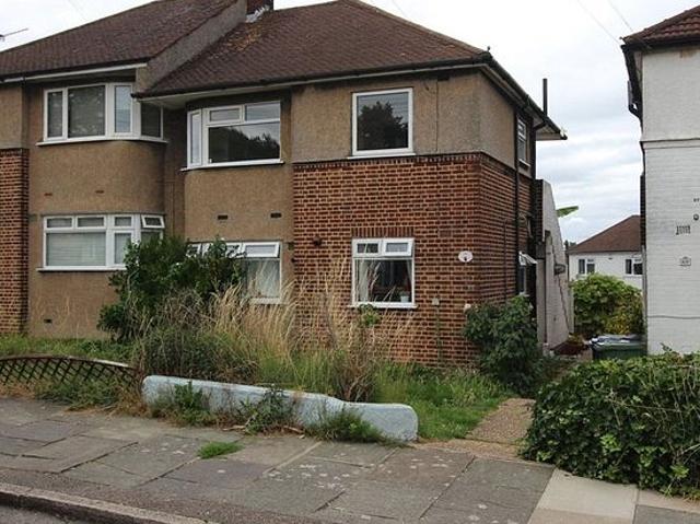 2 bedroom house in Barnet
