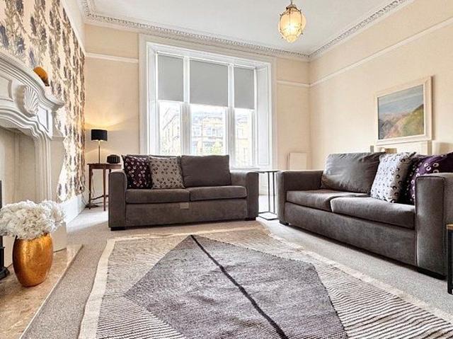 2 bedroom house in Glasgow