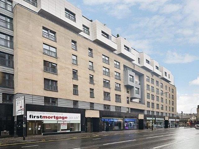 2 bedroom house in Glasgow
