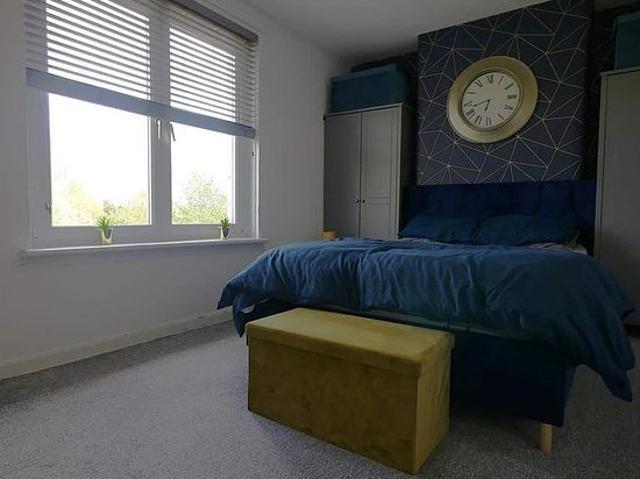 2 bedroom house in Glasgow