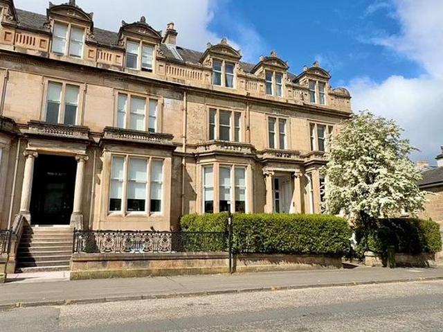 2 bedroom house in Glasgow
