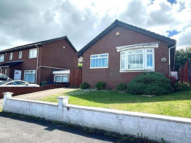 2 bedroom house in Glasgow