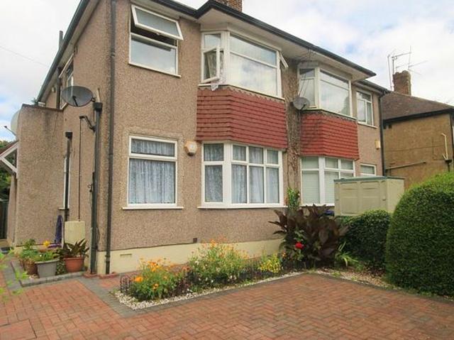 2 bedroom house in Greenford