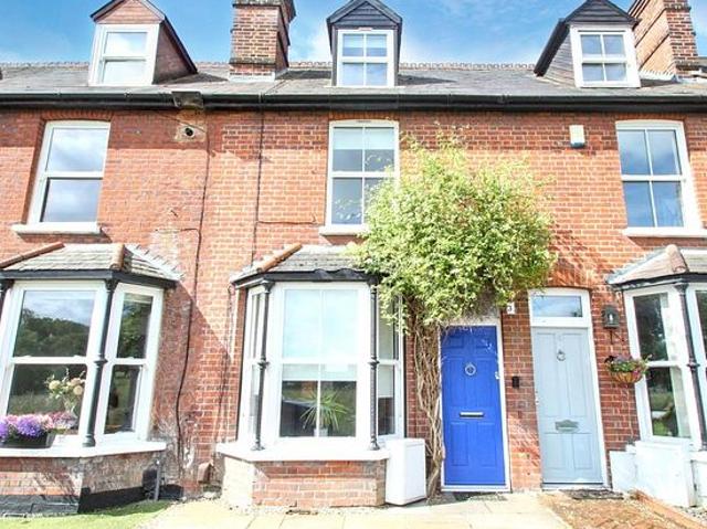 2 bedroom house in Epping