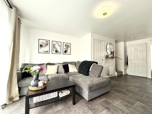 2 bedroom House in Fawn Drive, Reading