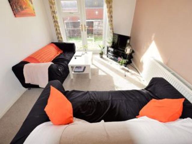 2 bedroom House in Hyde Park, Leeds