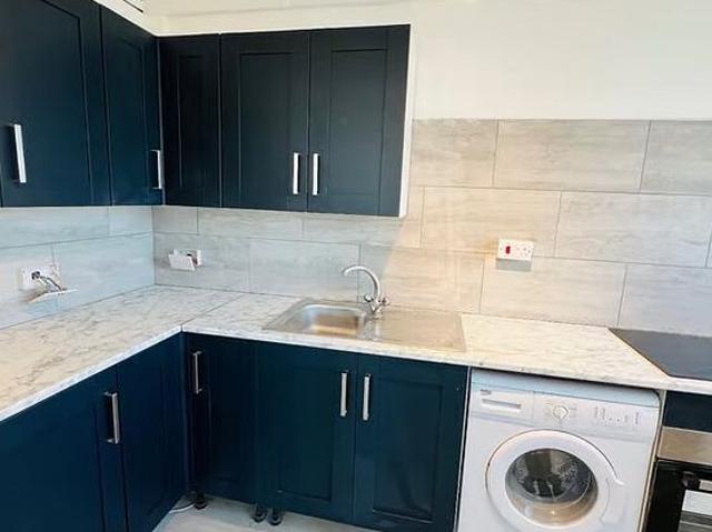 2 bedroom house in London