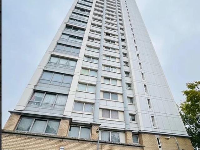 2 bedroom house in London