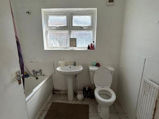 2 bedroom house in London