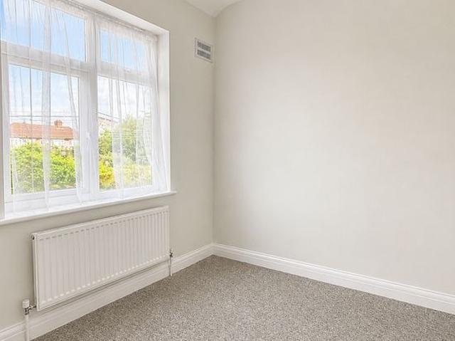 2 bedroom house in London