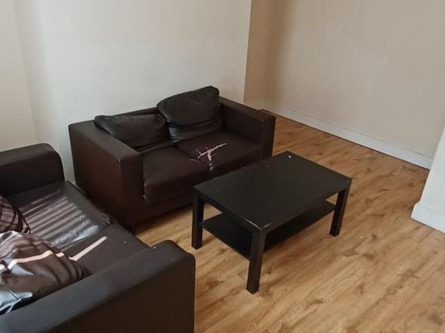 2 bedroom house in Leeds