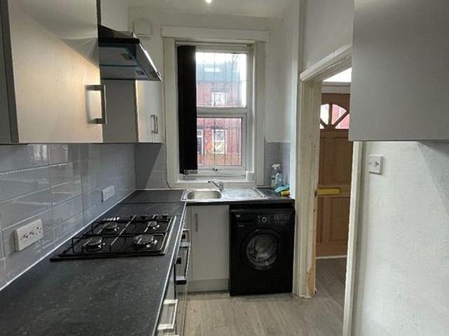 2 bedroom house in Leeds