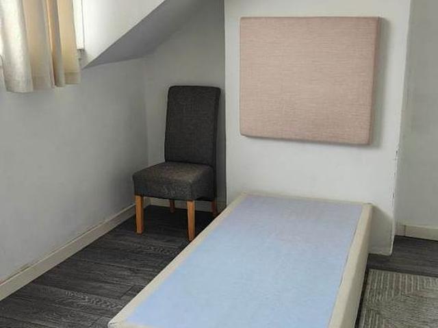 2 bedroom house in Leeds