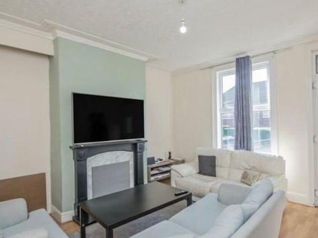 2 bedroom house in Leeds