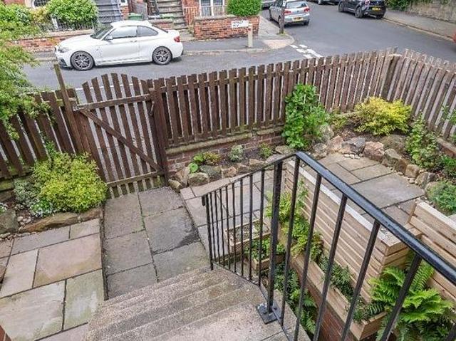 2 bedroom house in Leeds