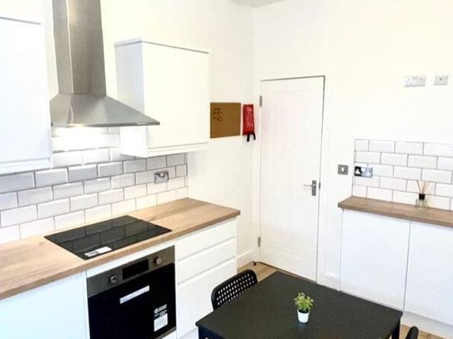 2 bedroom house in Leeds