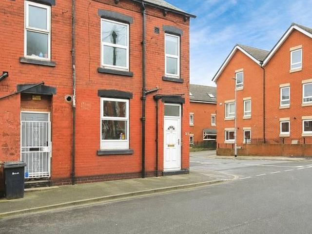 2 bedroom house in Leeds