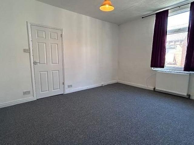 2 bedroom house in Leeds