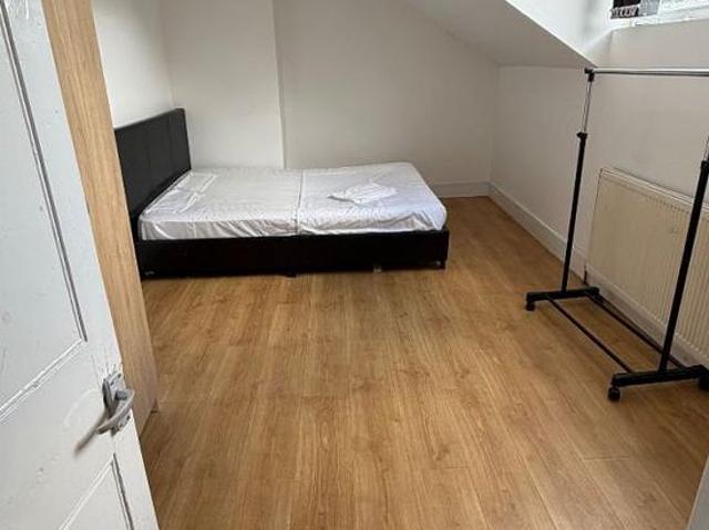 2 bedroom house in Leeds