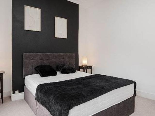 2 bedroom house in Leeds
