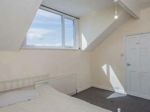 2 bedroom house in Leeds