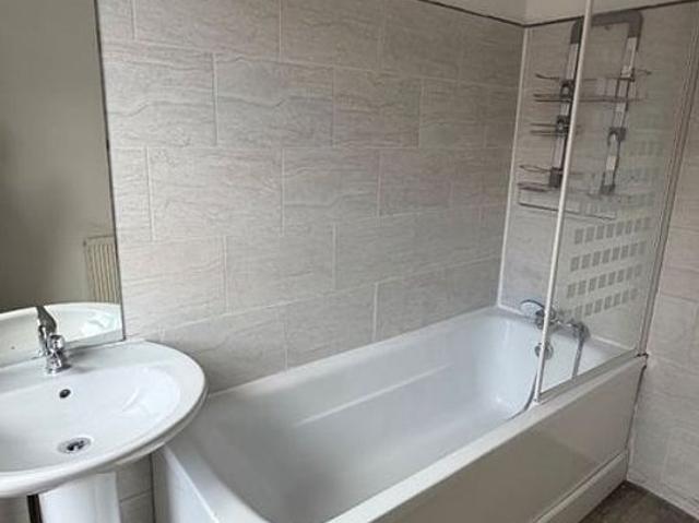 2 bedroom house in Leeds