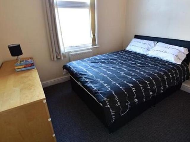 2 bedroom house in Leeds